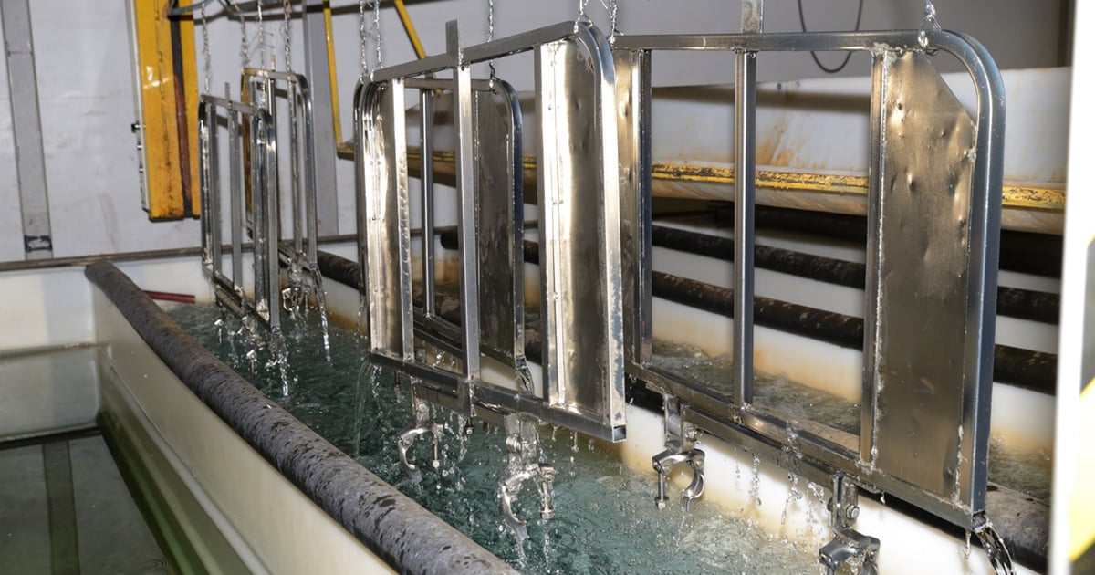 Air Aquades: Penggunaan, Proses Produksi, dan Aplikasinya